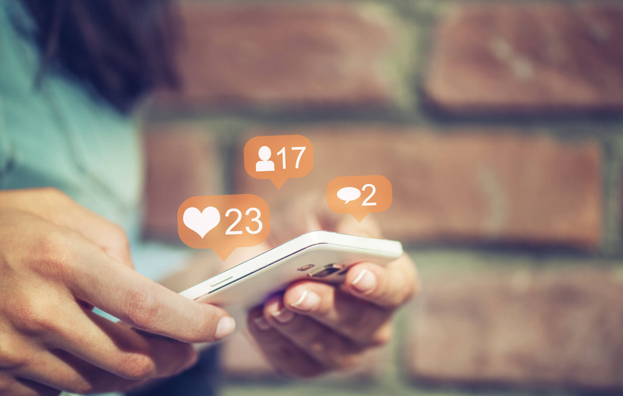 Using Augmented Reality in Social Media to Improve Engagement