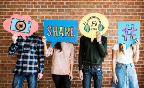 Using Augmented Reality in Social Media to Improve Engagement